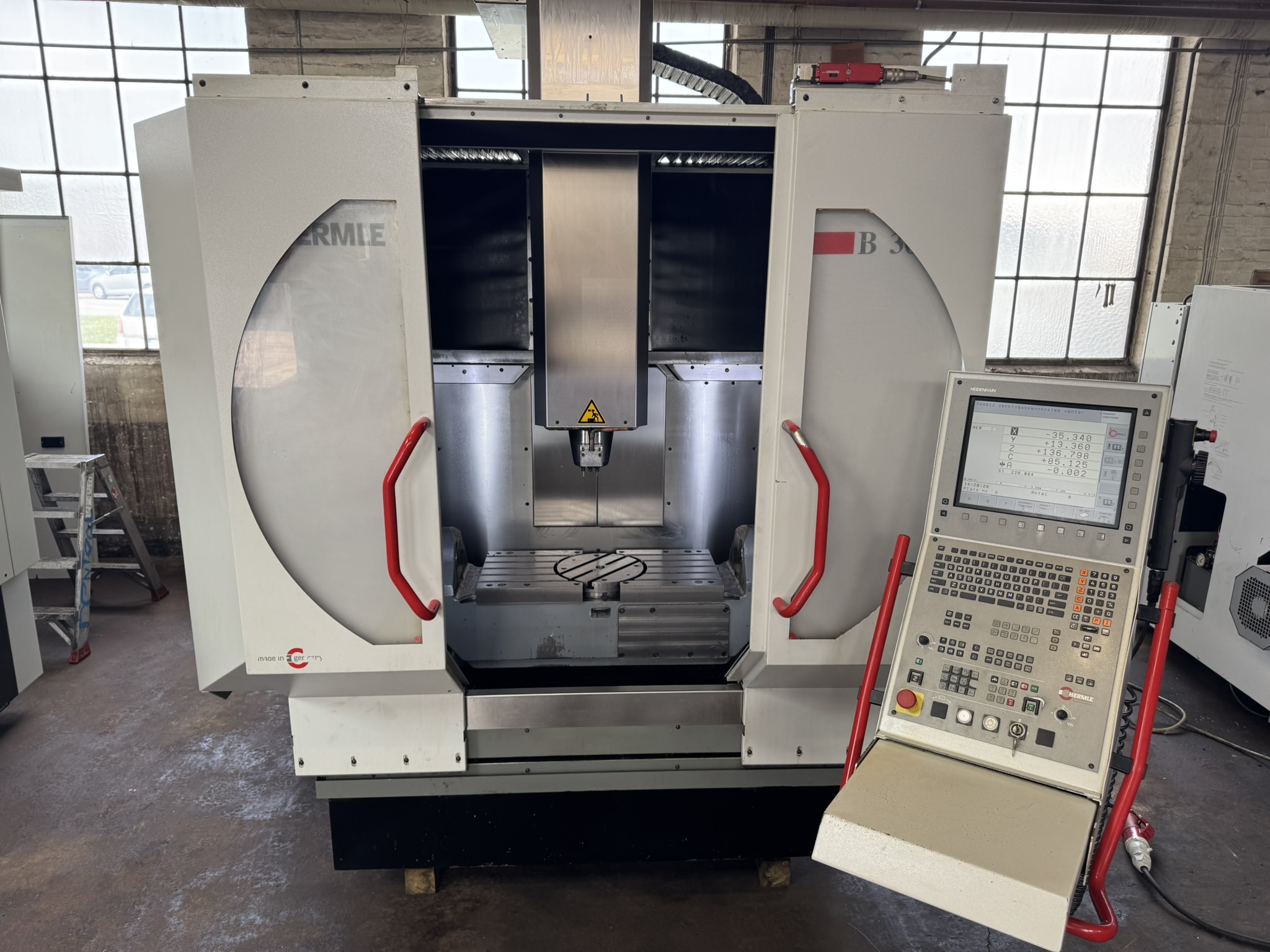 Hermle B 300 U 5 axet Bearbejdningscenter vertikalt Brugt Hermle 300 ...